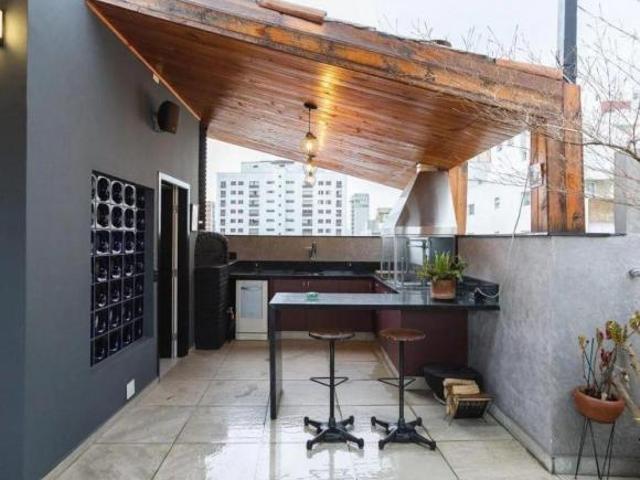 Cobertura duplex em Perdizes, uma vista deslumbrante, mobilada e com extremo bom gosto