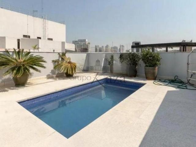 Cobertura Duplex Granja Julieta 4 Suítes 380m²