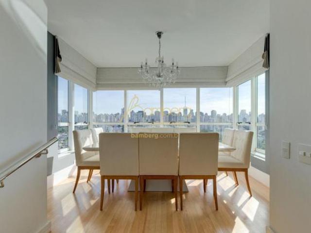 COBERTURA DUPLEX IMPECÀVEL NA ACLIMAÇÃO 361M²,VISTA PERMANETE PARA O PARQUE 4 SUÍTES, 6 VAGAS