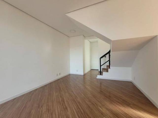 COBERTURA DUPLEX LOCALIZADO Á 300 METROS DA FUTURA ESTAÇÃO LINHA OURO DO METRÔ !