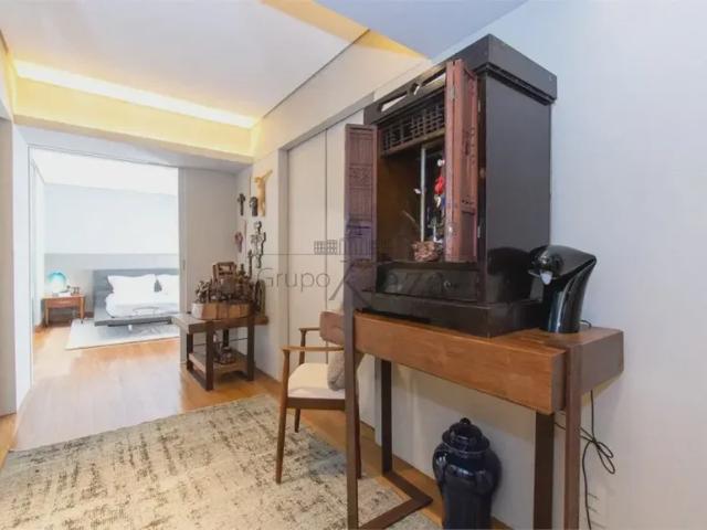 Cobertura duplex para venda tem 419 metros quadrados com 4 quartos