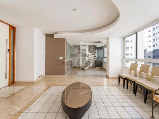Cobertura Duplex Paraíso 4 Dormitórios 230m²