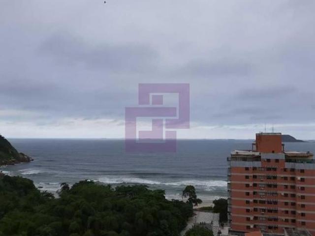 Cobertura Duplex! Poucos metros da Praia do Tombo