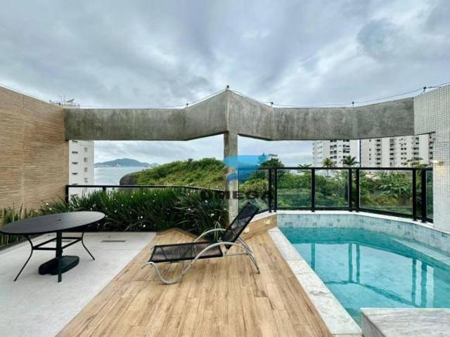 Cobertura Duplex Reformada à venda na Praia das Pitangueiras no Guarujá I Omega Imoveis