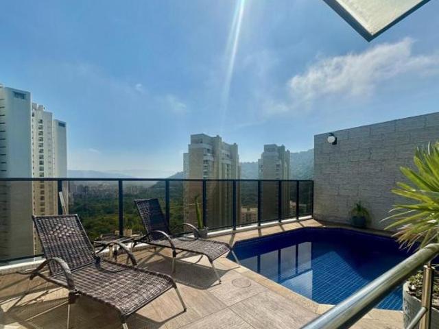 Cobertura duplex reformada A VENDA no Condomínio Costão das Tartarugas