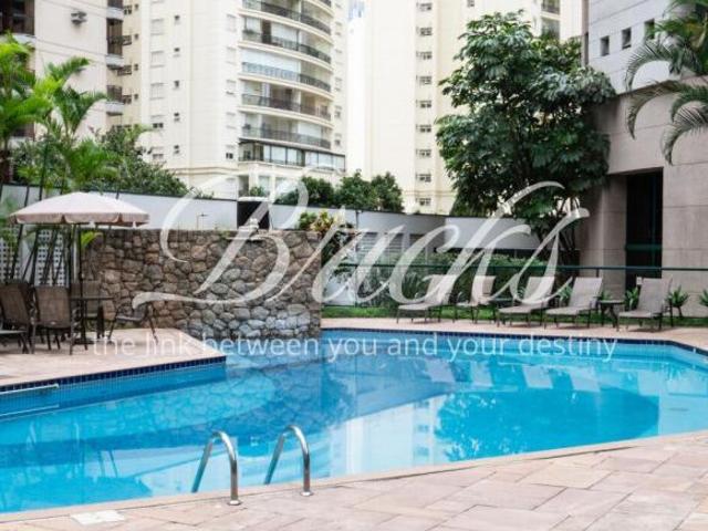 COBERTURA DUPLEX REFORMADA E MOBILIADA EM MOEMA
