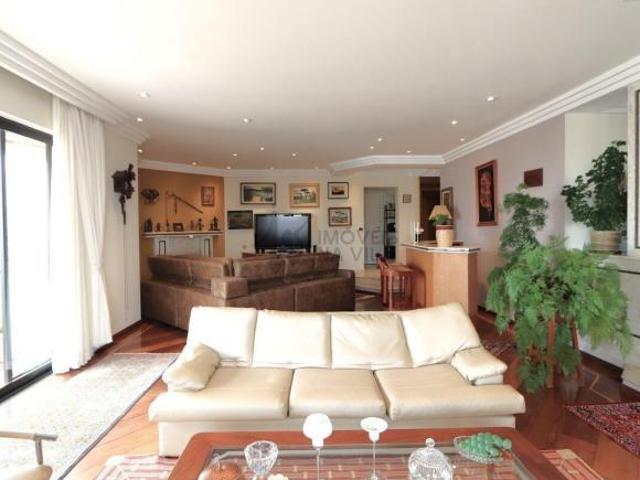 Cobertura duplex reformada na Vila Mariana, próxima ao Metrô e ao Colégio Arquidiocesano
