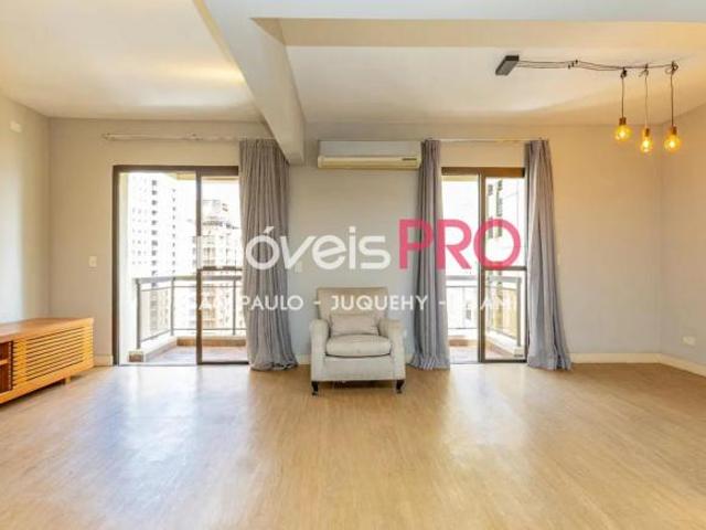 Cobertura duplex reformado no Itaim com 90m² de 1 suite e 1 vaga