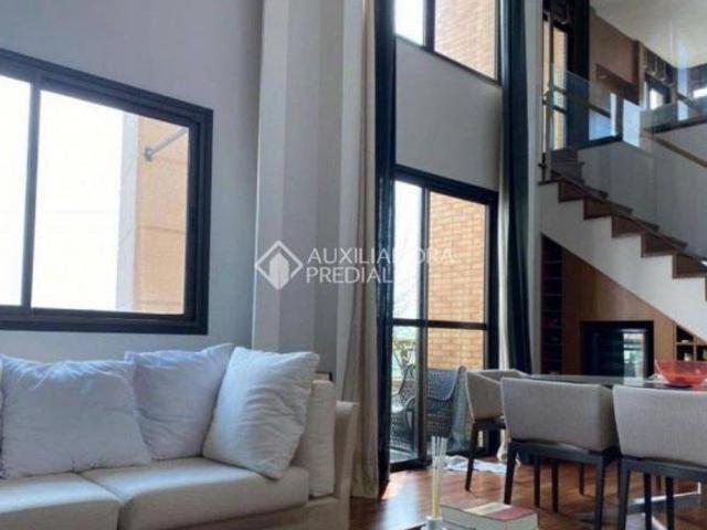 Cobertura Duplex totalmente reformada