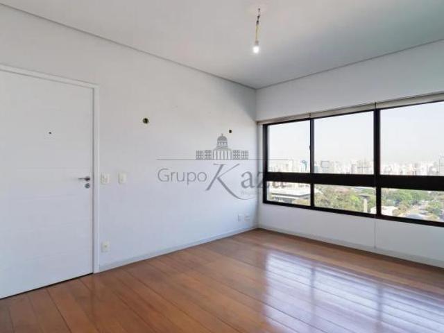Cobertura Duplex Vila Clementino 4 Dormitórios 220m²
