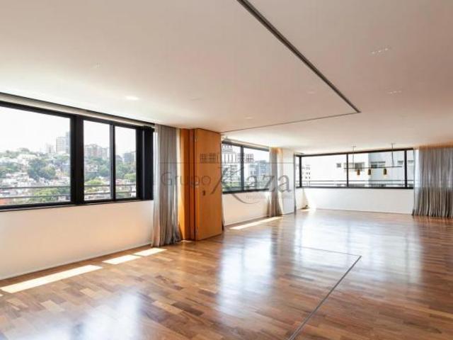 Cobertura Duplex Vila Madalena 3 Suítes 326m²