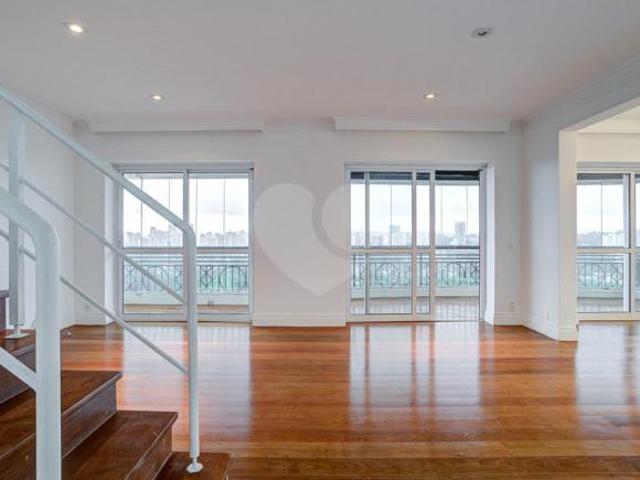 Cobertura Duplex / Vista Hípica de Santo Amaro