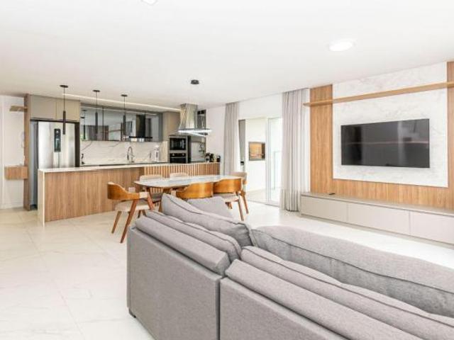 Cobertura duplex 193m² 3 quartos mobiliada a venda no Ecoville R$ 2.700,000 porteira fechada