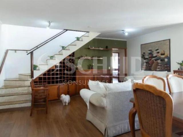Cobertura Duplex 195m², 4 quartos, 1 suíte com closet, cozinha, terraço courmet, sala, 2 vagas