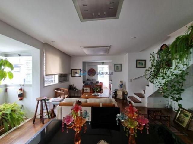Cobertura Duplex 110m², com 01 Suite e 02 vagas em Moema, fora da rota de aviao