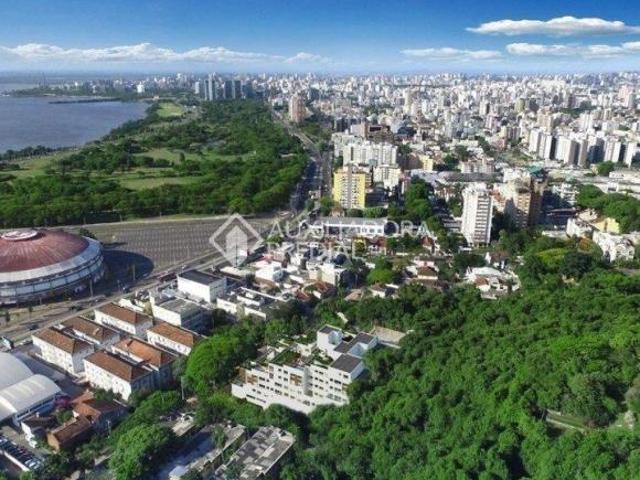 Cobertura duplex 3 dormitórios 2 suítes, à venda no bairro Menino Deus, Porto Alegre