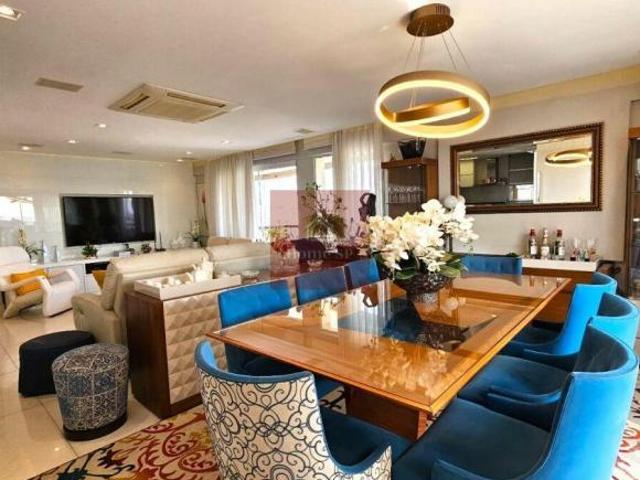 Cobertura Duplex! 3 suítes, 4 vagas e com 181m² Moema