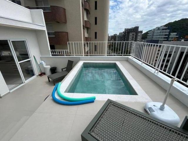 Cobertura Duplex 3 quartos sendo 1 suíte de Alto Padrão em Caiobá: Sofisticação na Quadra do Mar
