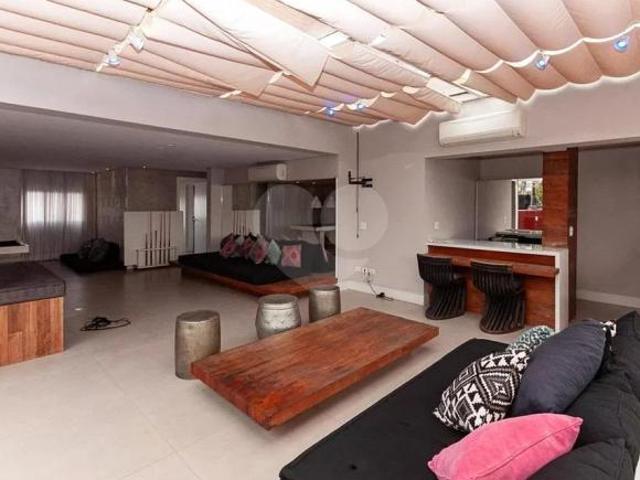 Cobertura duplex 405m² Perdizes – 4 suítes, 6 banheiros, 4 vagas, jacuzzi, vista panorâmica