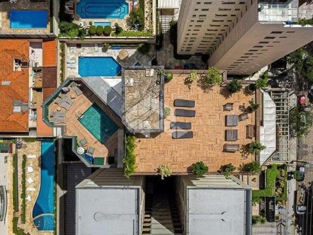 Cobertura duplex 420m², 4 suítes, piscina, sauna, e 4 vagas a venda nas Perdizes!
