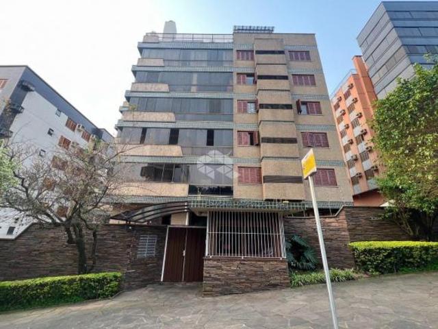 Cobertura duplex, 4 dormitórios, sendo 1 suíte, com piscina, 3 vagas de garagem. Centro Canoas