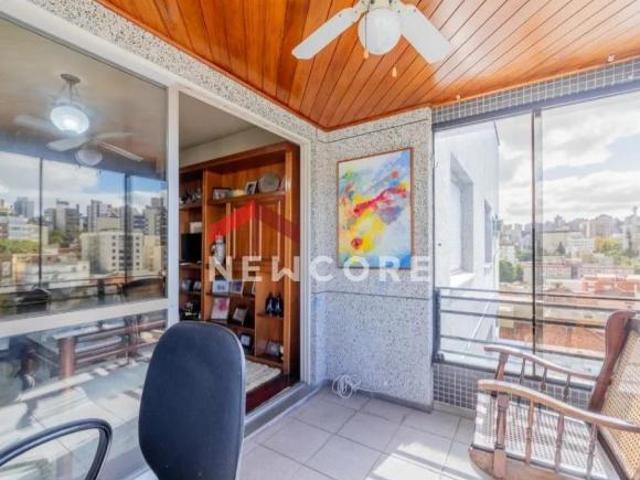 Cobertura em Avenida Coronel Lucas de Oliveira Petrópolis Porto Alegre/RS
