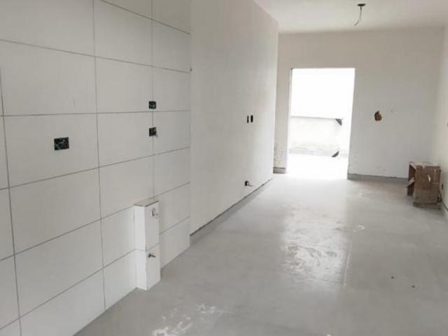 COBERTURA EM FASE DE ACABAMENTO COM 2 DORMITÓRIOS NO PEREQUE AÇÚ