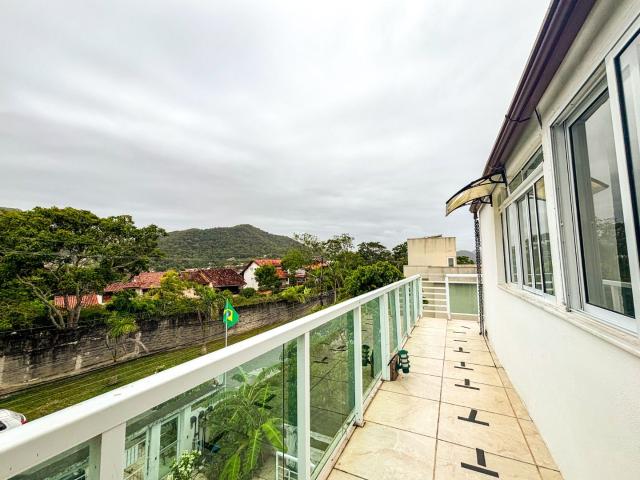 Cobertura em Itaipu, Niterói/RJ de 130m² 3 quartos para locação R$ 4.700,00/mes