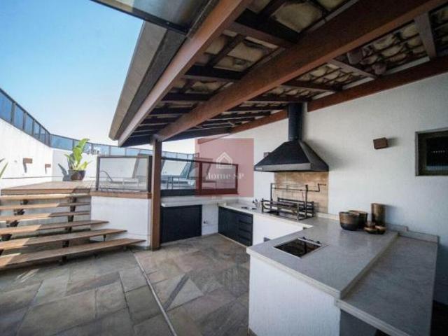 Cobertura em Moema, fora de rota, reformada com piscina e espaço gourmet