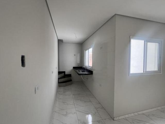 Cobertura em prédio baixo condomínio 2 quartos 2 banheiros com 84m² 42m² + 42m²