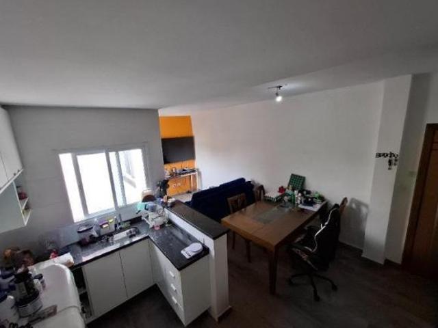 Cobertura em prédio condomínio baixo 2 quartos 2 banheiros 1 vaga com 123m2 loca
