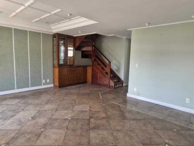 Cobertura em Roseiral, Petrópolis/RJ de 119m² 1 quartos à venda por R$ 684.000,00