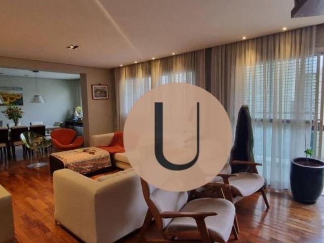 Cobertura Elegante no Campo Belo – 480m²
