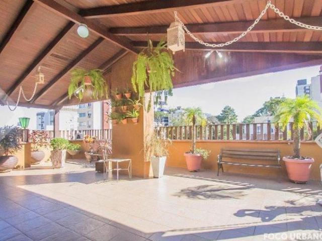 COBERTURA ESTILO CASA SUSPENSA COM UMA BELA VISTA