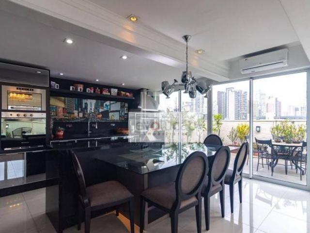 Cobertura espetacular ao lado do clube curitibano com espaço gourmet maravilhoso
