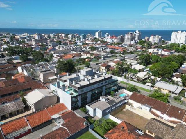 Cobertura exclusiva na Praia Brava!