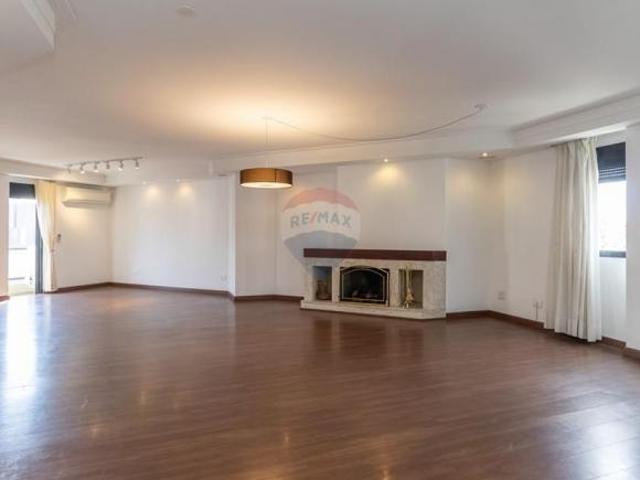 Cobertura Exclusiva em Moema | 482m² | Vista 180° | Piscina Privativa | 4 Suítes | 5 Vagas