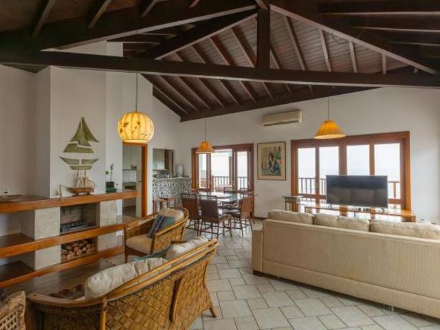 COBERTURA FRENTE MAR MOBILIADA