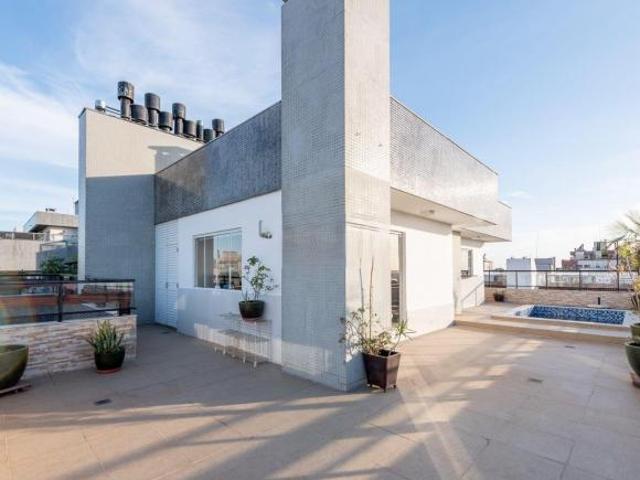 Cobertura incrível no condomínio Ibiza!
