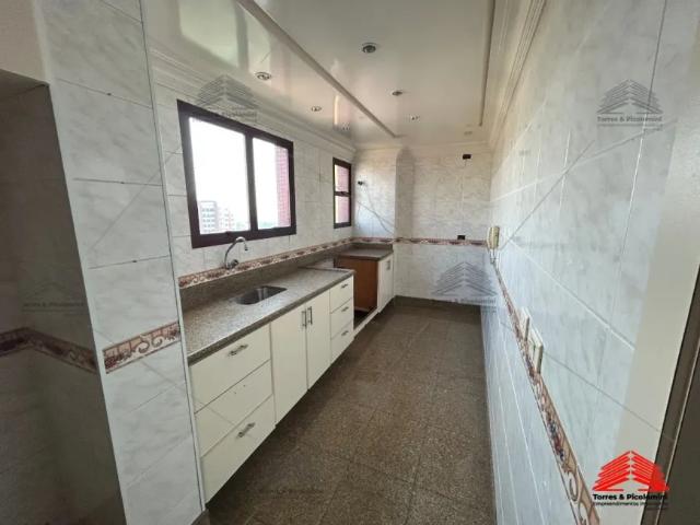 Cobertura Jardim Avelino, $ 1800.000,00, 430 mts, 4 Dormitórios suites, 4 salas, amplas com sacada e l