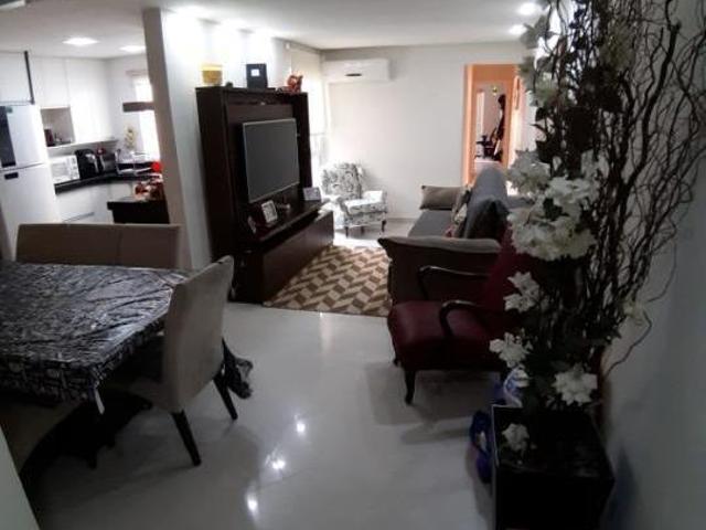 Cobertura lindíssima com 200 m² sendo 3 dormitórios, cozinha planejada no bairro