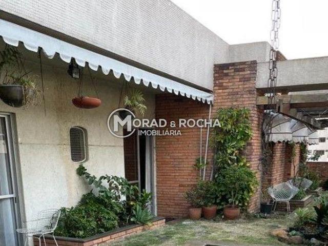 Cobertura Luxuosa à Venda nos Jardins 4 Dormitórios, Piscina e Segurança 24h