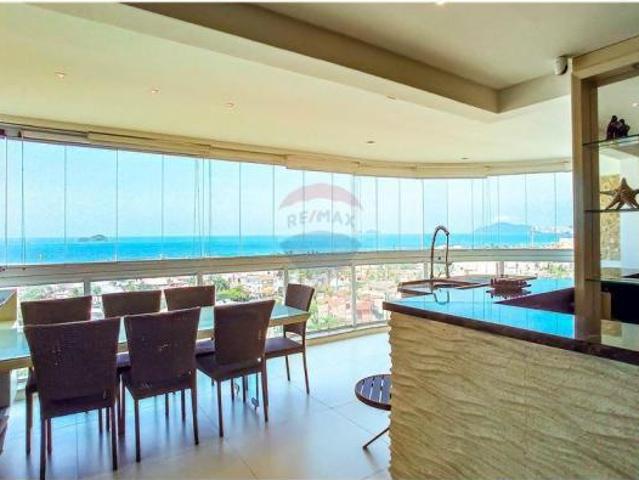 Cobertura Luxuosa à venda com Vista Panorâmica da Enseada Guarujá