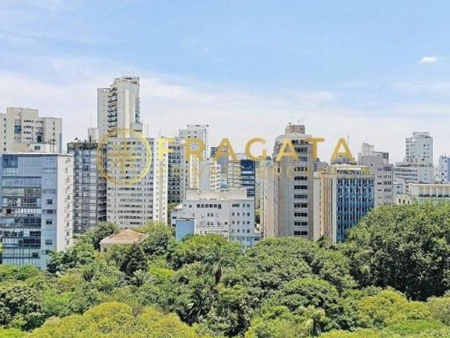 Cobertura Luxuosa de 632 m² à Venda em Higienópolis, Frente à Praça Buenos Aires