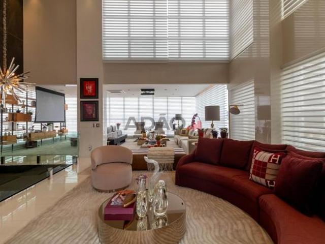 Cobertura luxuosa no Parque Flamboyant, Jardim Goiás. Duplex, 533m2, 4 suítes, Piscina, 7 vagas, nas