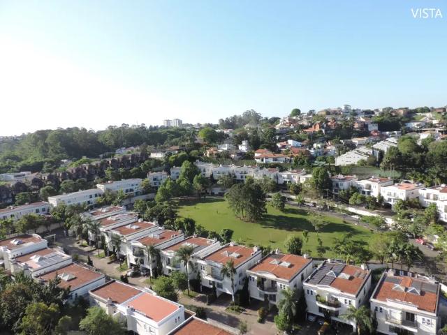 Cobertura mobil. Ao lado da escola Avenue, 3 suítes, 4 vagas, reformadíssima, piscina/churrasqueira