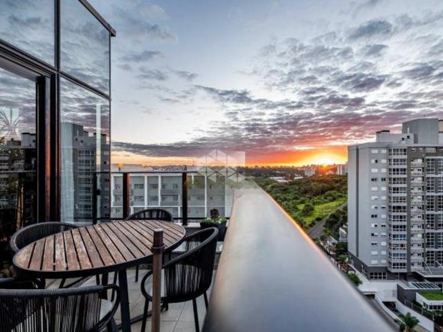 Cobertura mobiliada com 128m2, 2 dormitórios, sendo 2 suíte e 2 vagas no Condominio FWD Central Pa