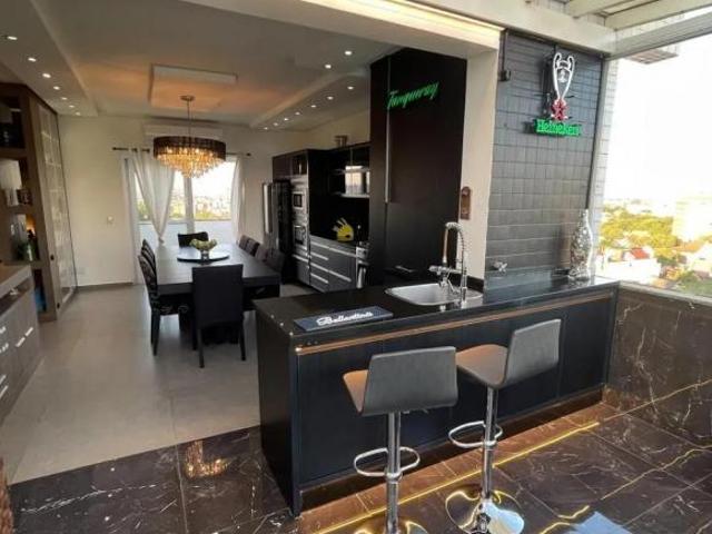 Cobertura mobiliada com piscina e vista 360° no Jardim Planalto – POA
