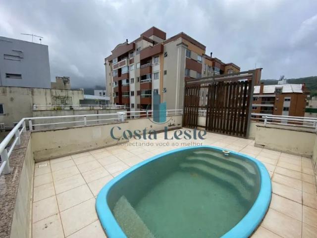 Cobertura mobiliada com piscina privativa e 4 vagas de garagem
