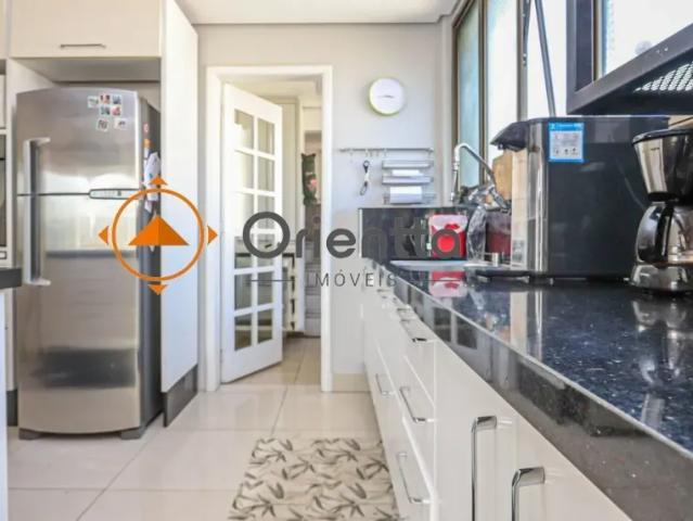 Cobertura mobiliada duplex com piscina privativa
